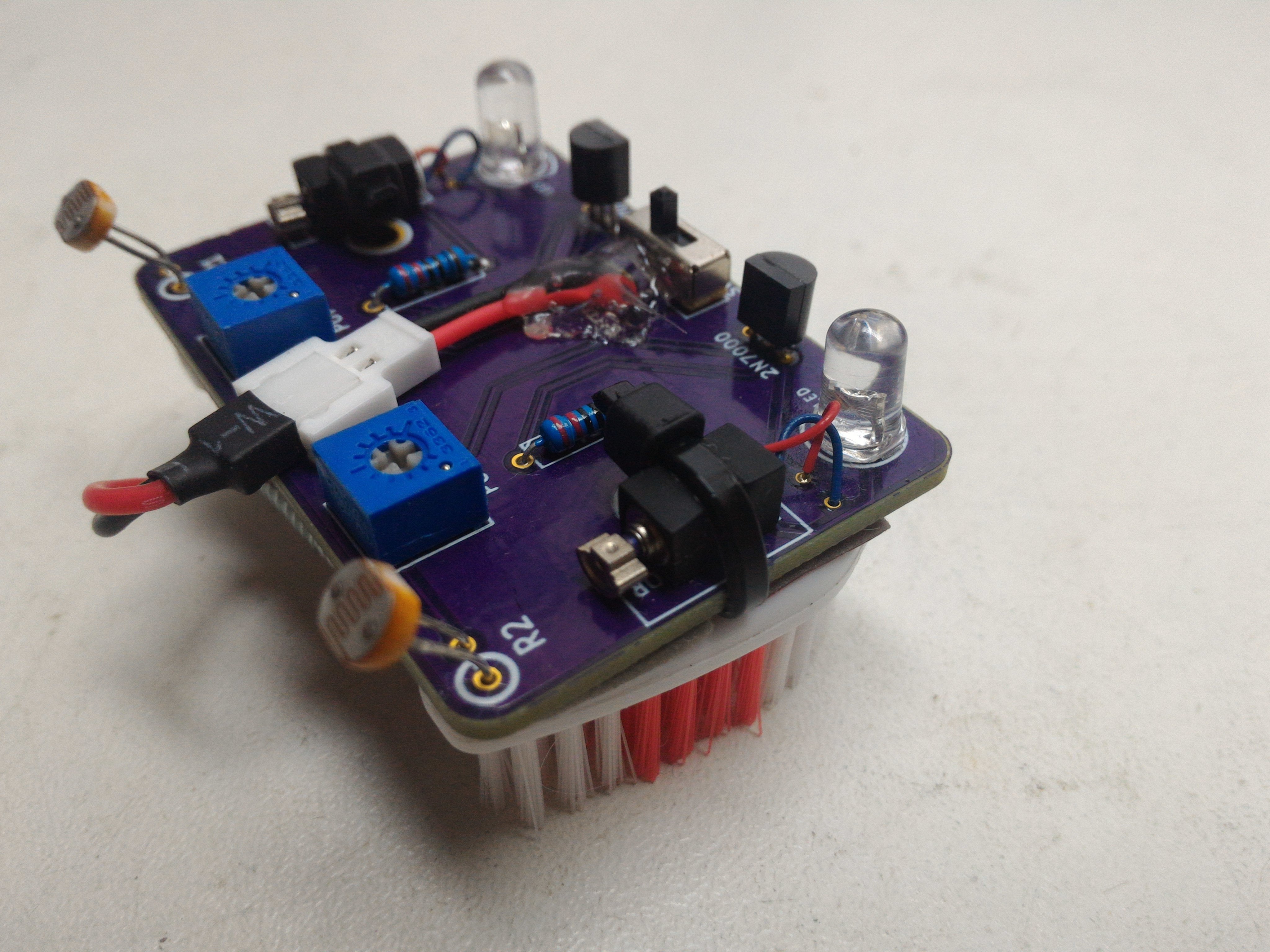 Bristlebot with LDRs Becomes Light-Following Bristlebot – OSH Park